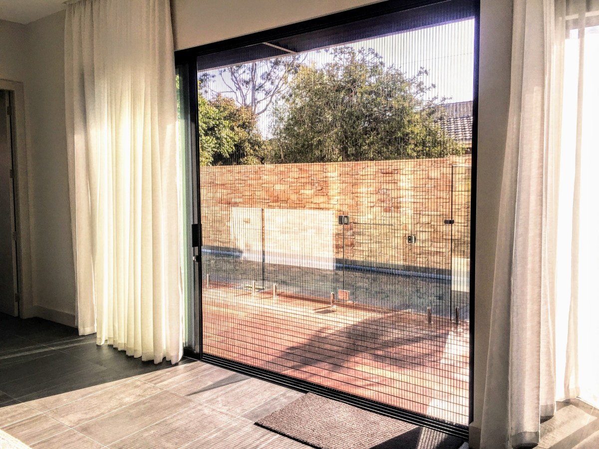 Retractable Fly Screen – Showcase – EZ blinds & shutters