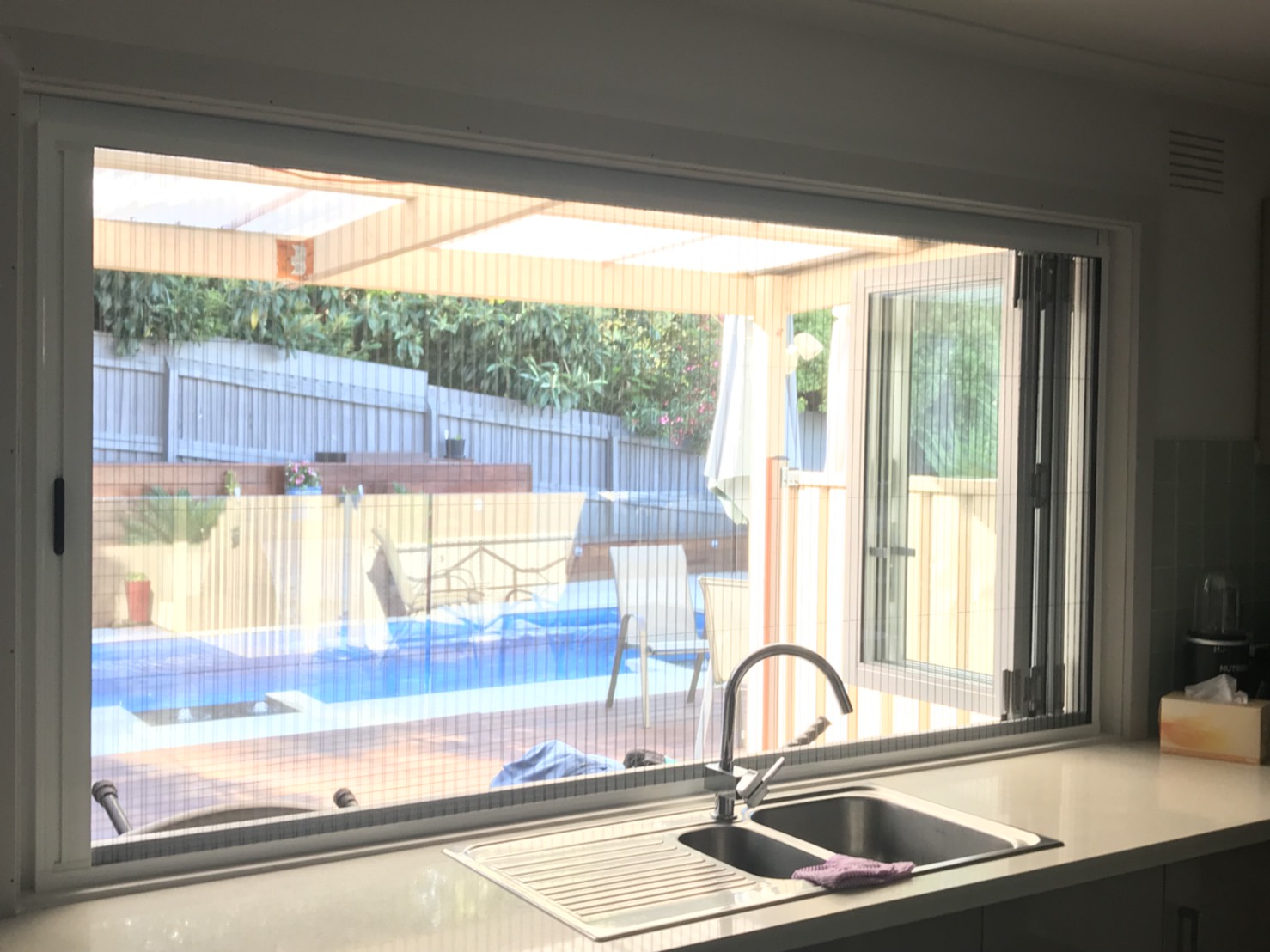 Retractable Fly Screen – Showcase – EZ blinds & shutters
